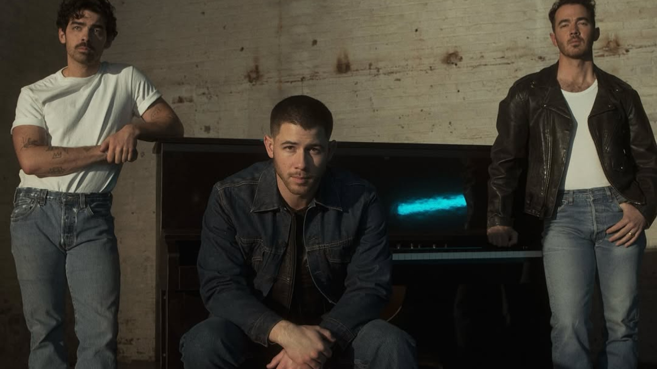 Les Jonas Brothers fêtent leurs 20 ans de carrière avec un nouveau single